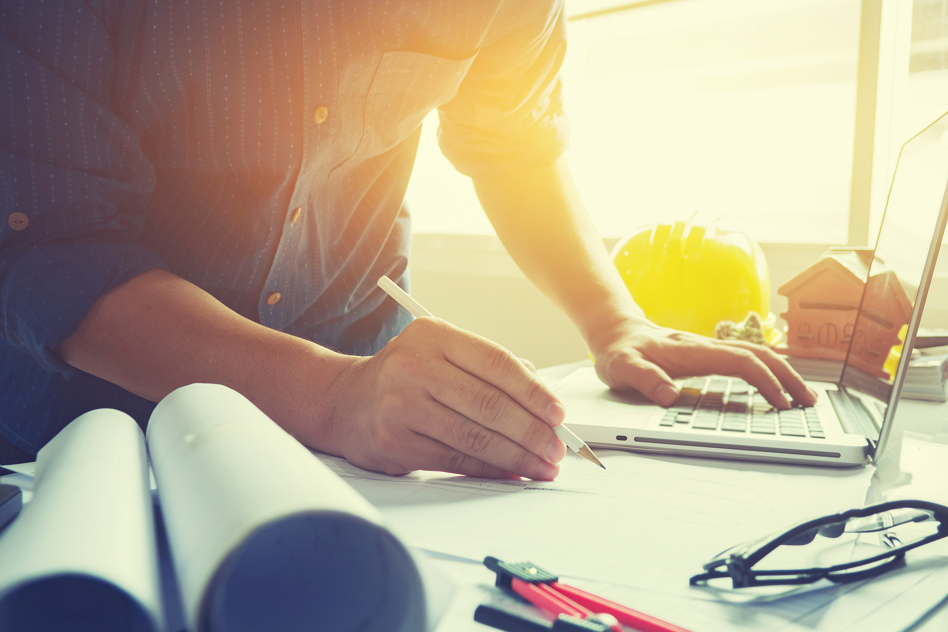 How to Help Your Clients After a Bad Contractor Experience? | CabinetCorp